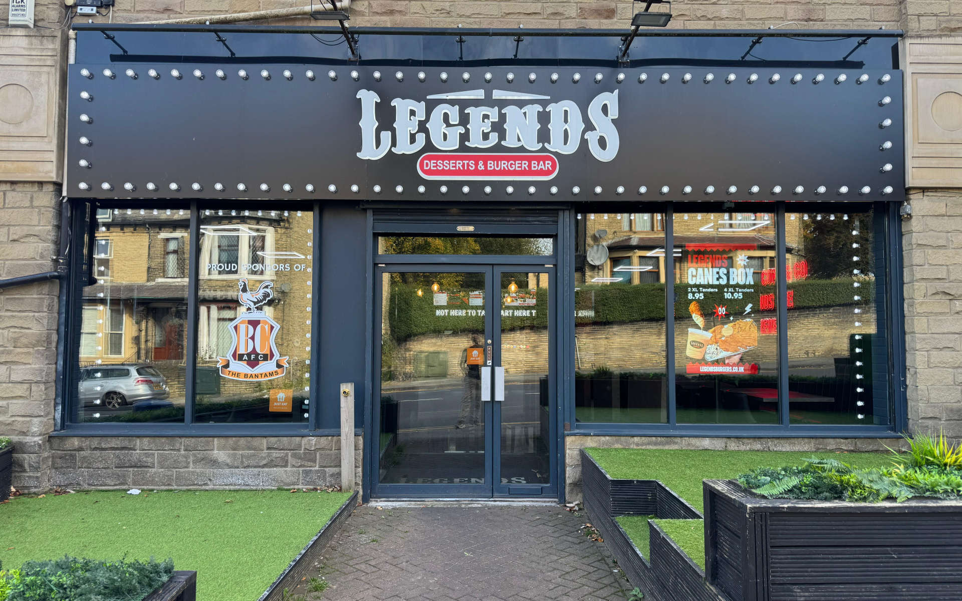 Stores - Legends Desserts & Burger Bar